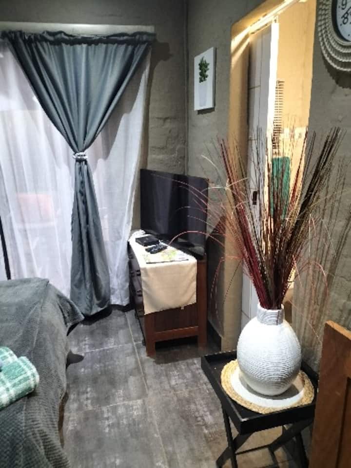 The Cozy Room - Howick