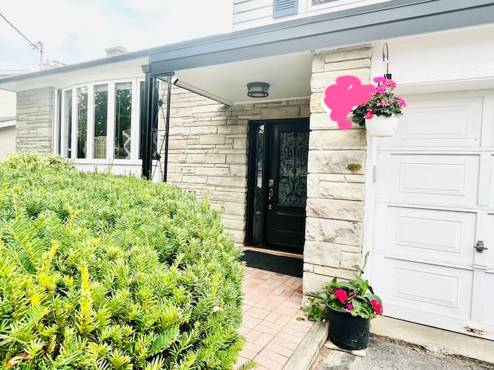 Gorgeous Home In Bayview Village - Toronto