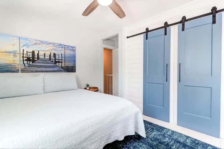 Hickory Dickory Dock - Charleston, SC