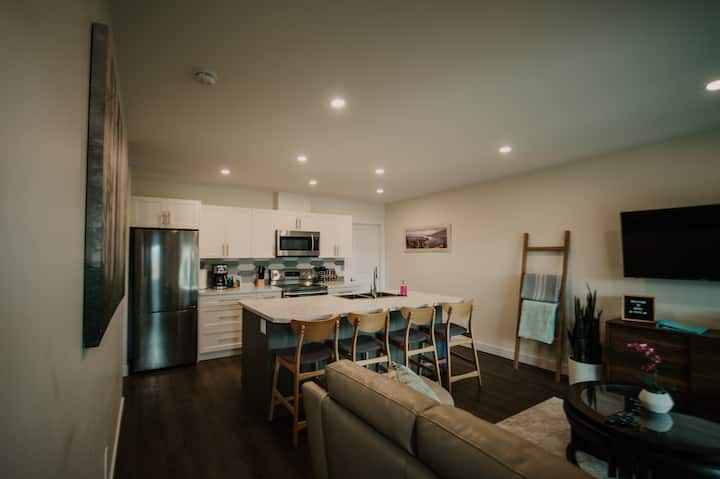 2 Separate Suites On West K Wine Trail With Sauna - West Kelowna