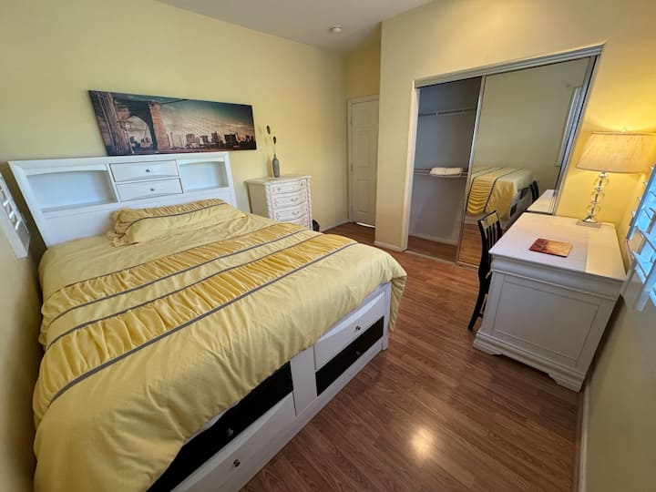 Private Walnut Spacious Lovely Room - Diamond Bar, CA