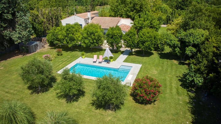 La Villa Aux Cyprès Bleu - Vedène