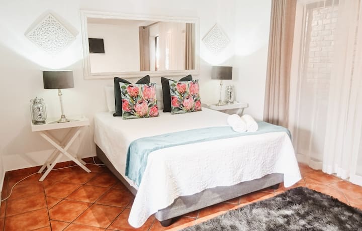 Zhantique Guest House 1- Unit 5 - Boksburg