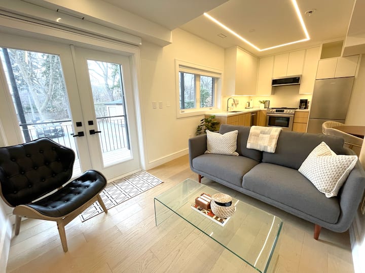 Modern 2br Apartment Close To Beach (Free Parking) - Toronto