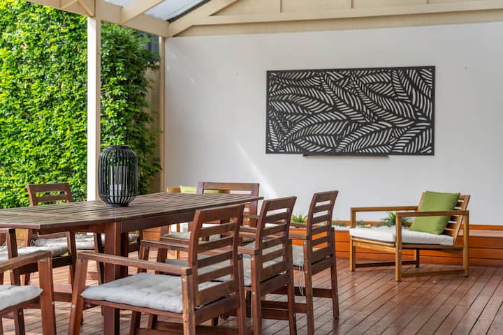 Coopers Cottage - Private Pool With Guest House - Port Adelaide