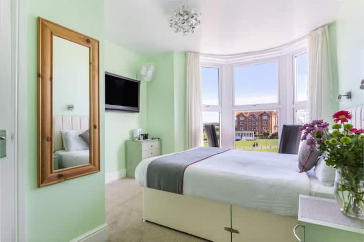 Minerva Guesthouse  Standard Double Room With View - Newquay