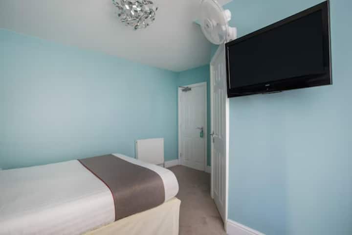 Minerva Guesthouse Deluxe Triple Room - Newquay