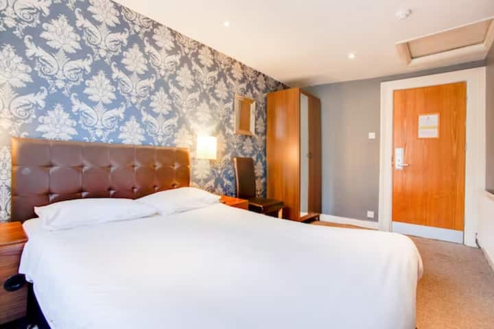 Somerset Hotel- Deluxe Family Of 6 Room - Londen