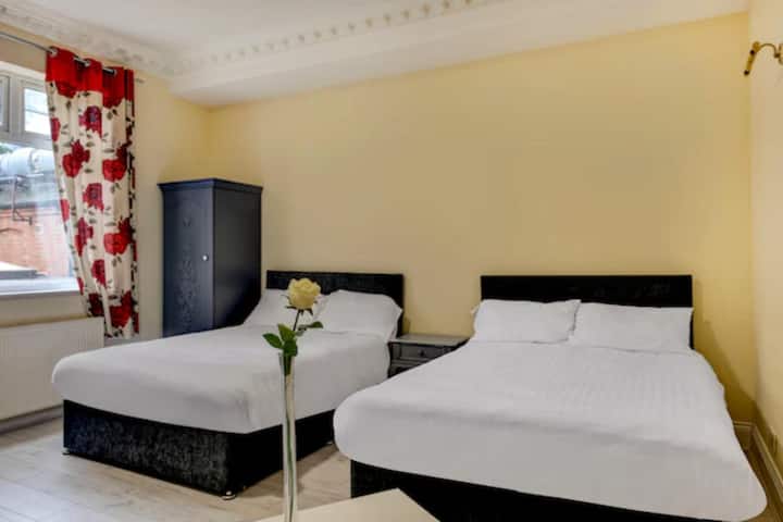 Empire Hotel-standard Family Room For 4 - Leicester