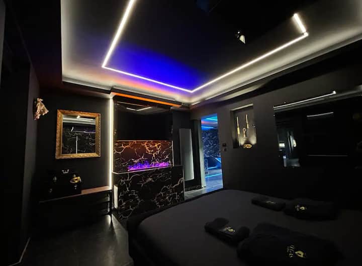 Vegas Room Luxury- Suite Jacuzzi - Thionville