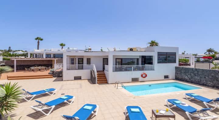 Villa Maria | Private Pool & Spacious Terrace - Playa Blanca