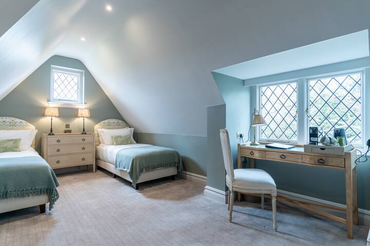 Room In Horsham - Horsham