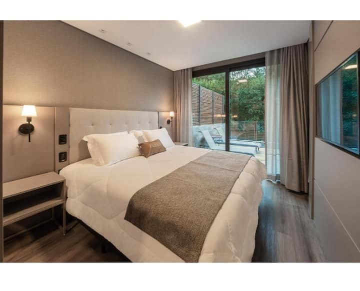 Apt Com Deck E Piscina Privativa - Canela