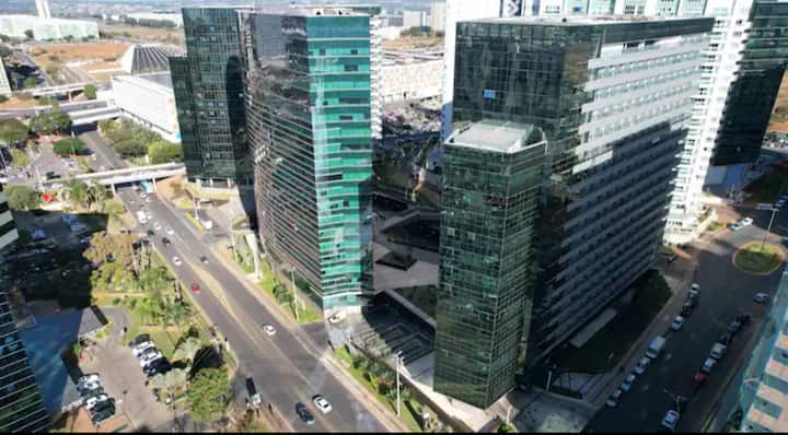 Flat Com Varanda E Localização Privilegiada-vision - Brasilia
