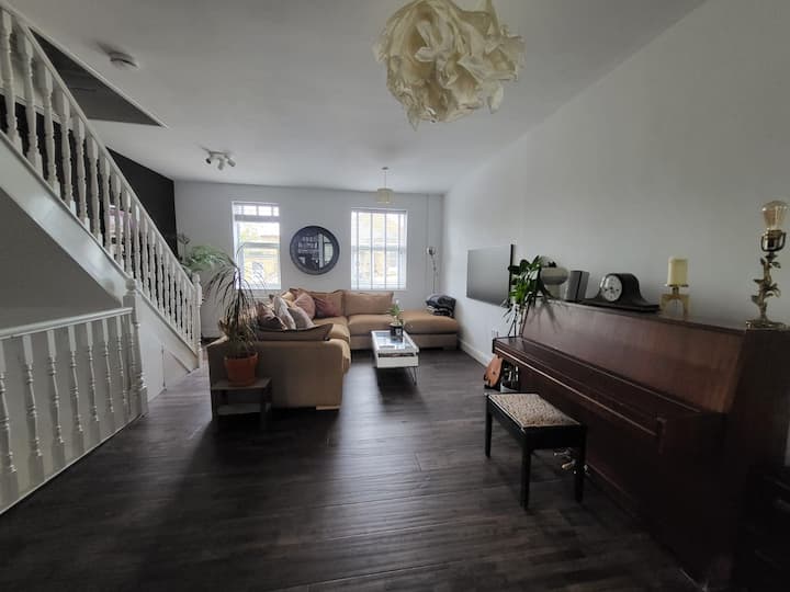 Spacious Margate Seaside Getaway - Broadstairs