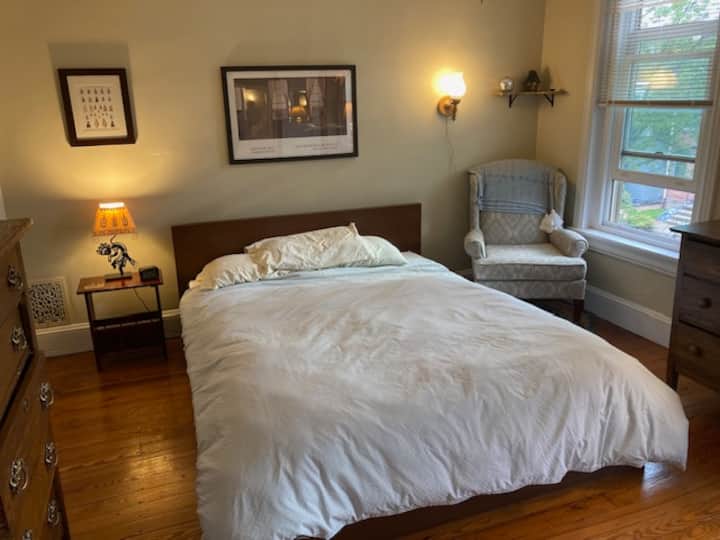 Peaceful Room Perfect For Female Travel Nurse - Wilmington, DE