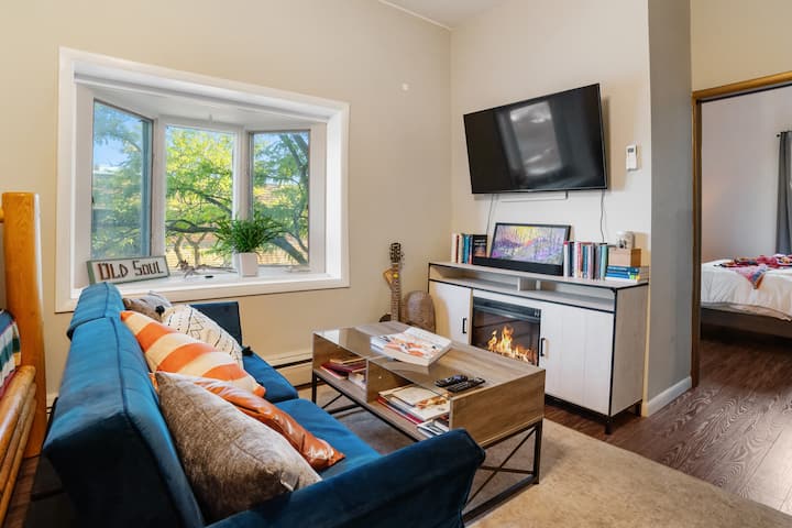 Bridge Street Loft By The Beach - Charlevoix, MI