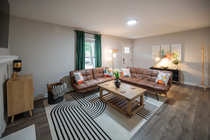 North Hills Oasis:high End Finishes & 2 En Suites! - Raleigh, NC