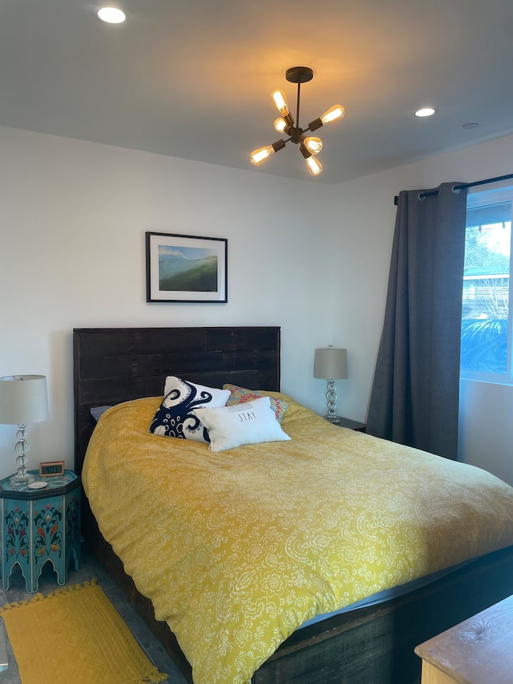 Beekeeper's Retreat - Sonoma, CA