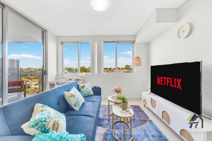 Vivid Unit Next To Campsie 6 Mins To Train Station - Sydney