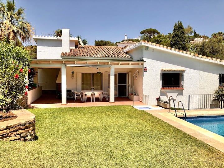 Marbella Rustic Villa With Private Pool & Gardens - Marbella
