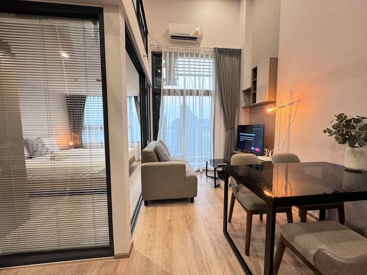 Loft 2 Bed /Free Pool And Gym /Mrt/center Rama 9 - Bangkok