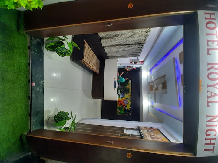 Hotel Royal Night - Ahmedabad