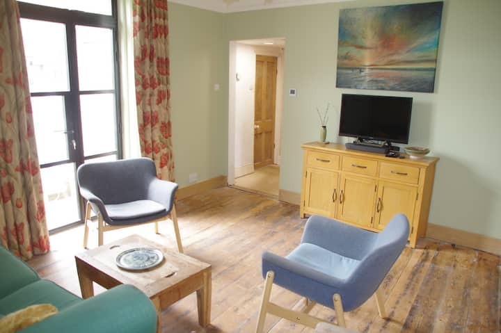 Stylish Garden Apartment: Little Monty In Exmouth - Exmouth