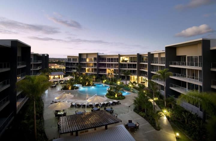 Resort Style 2 Bed Executive - Dreamworld, Coomera