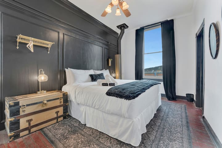 Charming Suite 13 In Azs Oldest Hotel On Route 66! - Williams, AZ