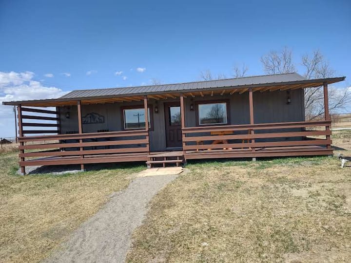 Alpha Wolf Cabin At Wolf Haven Cabins - Wyoming