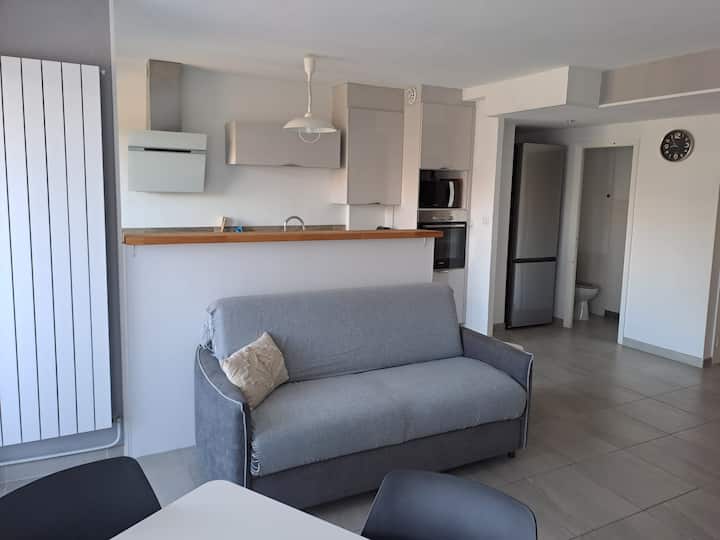 F2 à 300m De La Mer, 2 Min à Pieds De Port Frejus - Fréjus