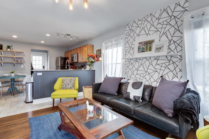 Bohemian Bungalow ~5 Mins Uptown - Idlewild - Charlotte