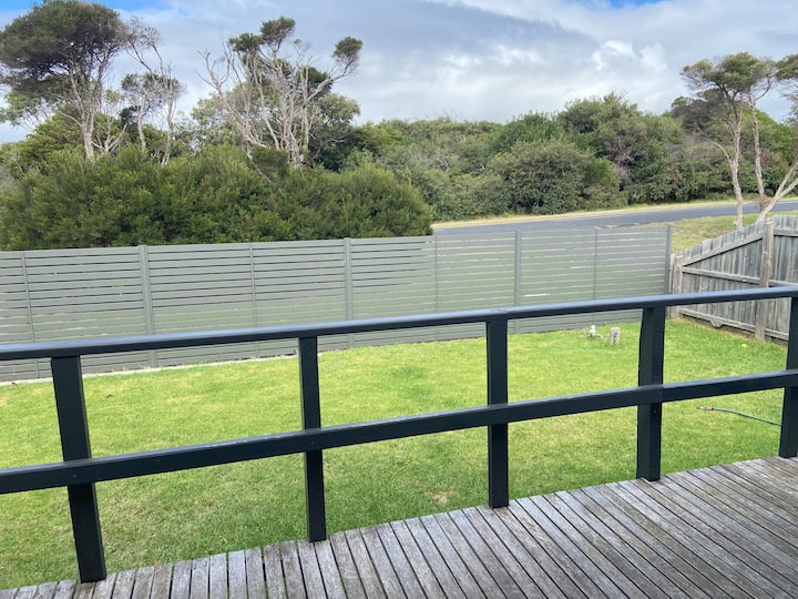 Retro Beachfront Haven At The Cape - Cape Paterson