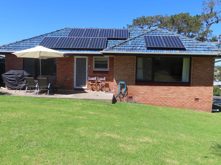 Mountain View - Comfy, Budget House, Scenic Views - Tuross Head