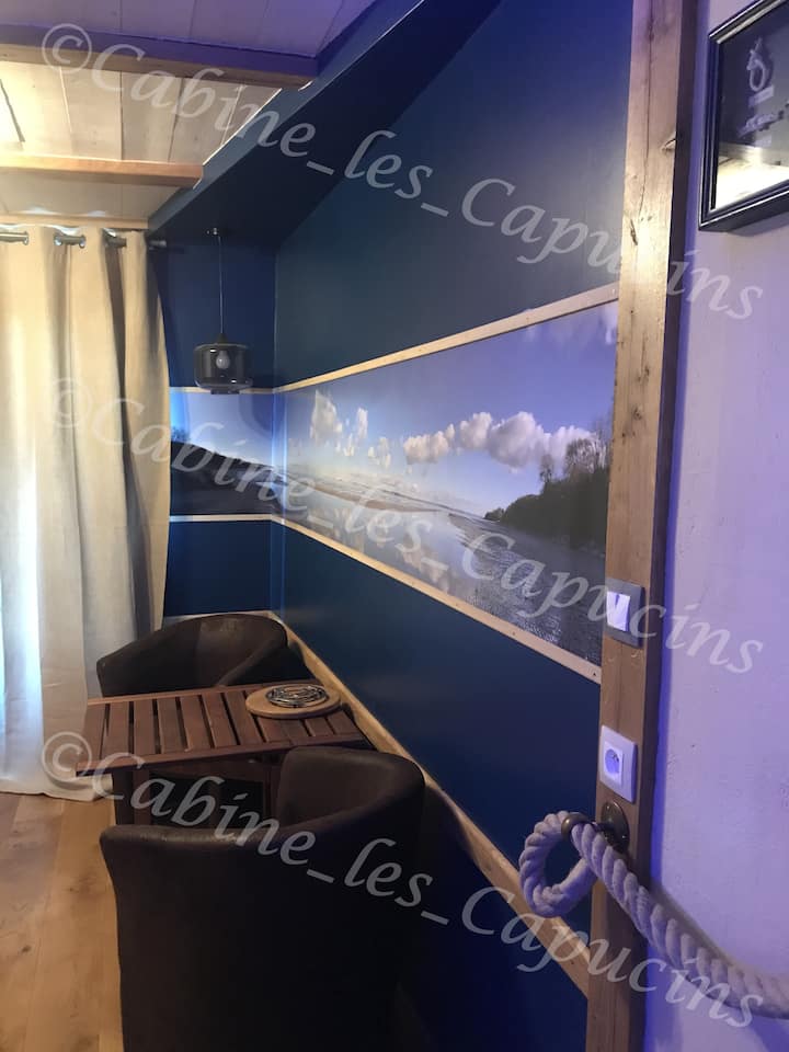 La Cabine Des Capucins – Parenthèse Marine Urbaine - Honfleur
