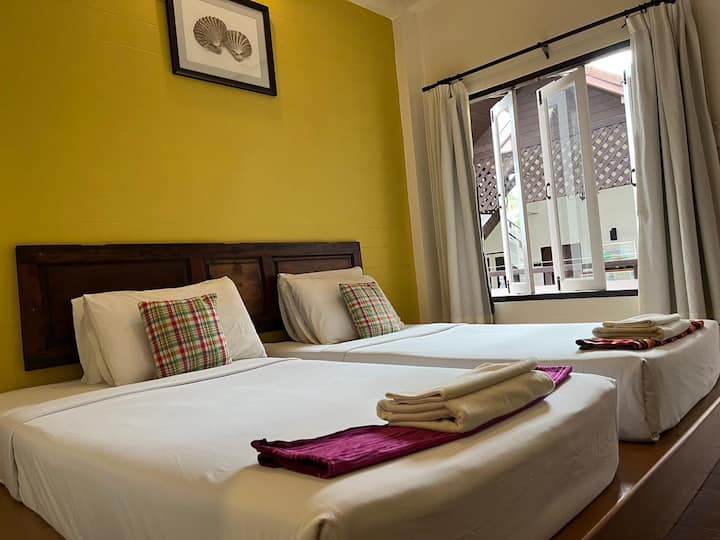 Thanicha Resort - Superior Twin - Amphawa