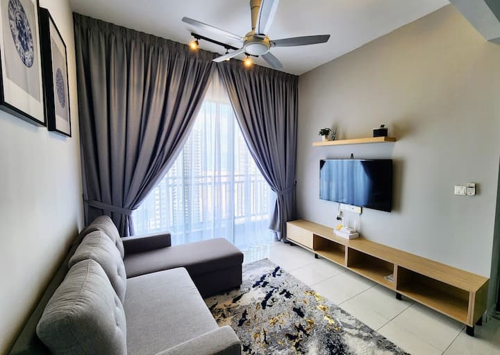 Serene@adeliatwo Homestay Near Bangi Wonderland - Bangi