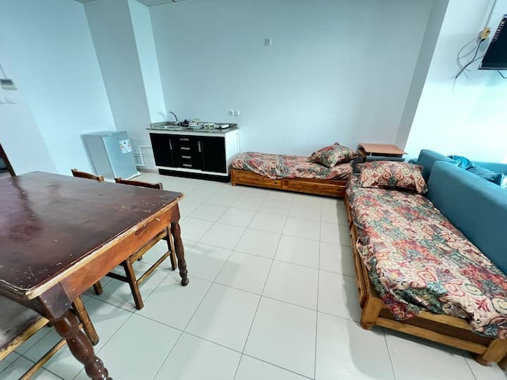 Grand Studio Au Centre D'oran. - Oran