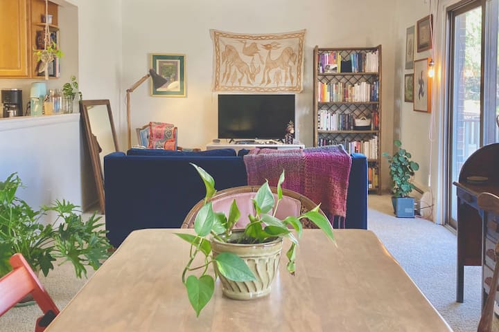 Spacious 2-bed A Quick Scenic Walk From Town - Boulder, CO