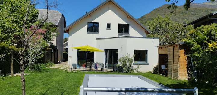 Maison Avec Piscine Chambéry, Savoie
8 Personnes - Chambéry