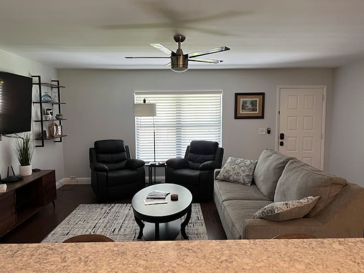 Cozy Home In Port Saint Lucie - Port St. Lucie, FL