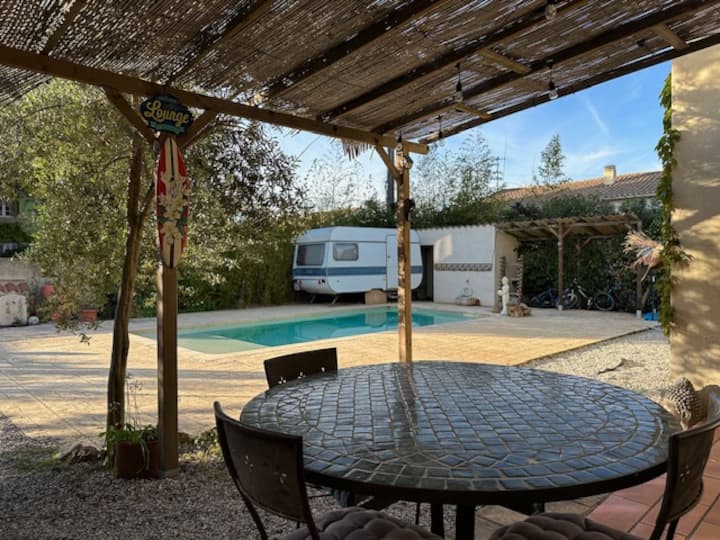 Caravane + Piscine Dans Jardin - Béziers