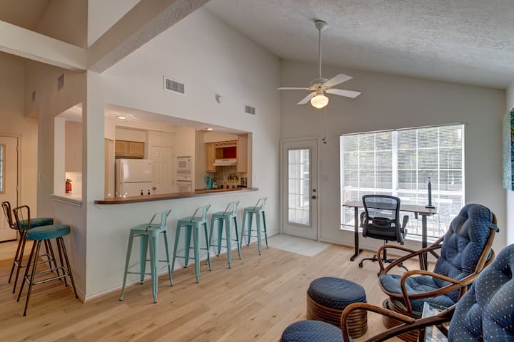 Cute Guesthouse For 3 | Near Woodlands - Stagecoach, TX