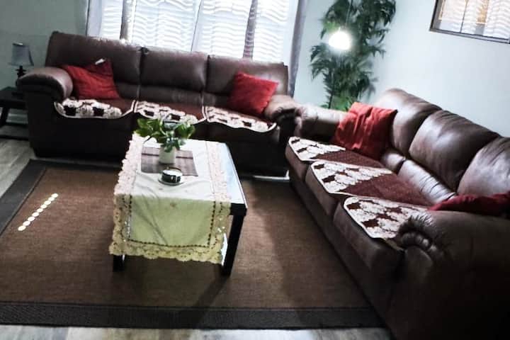 Entire Charming Hayden Getaway  Sleep For Six - Thomasville, GA