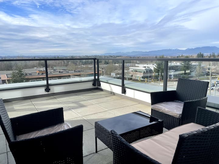 Amazing View Corner Unit - Langley, BC