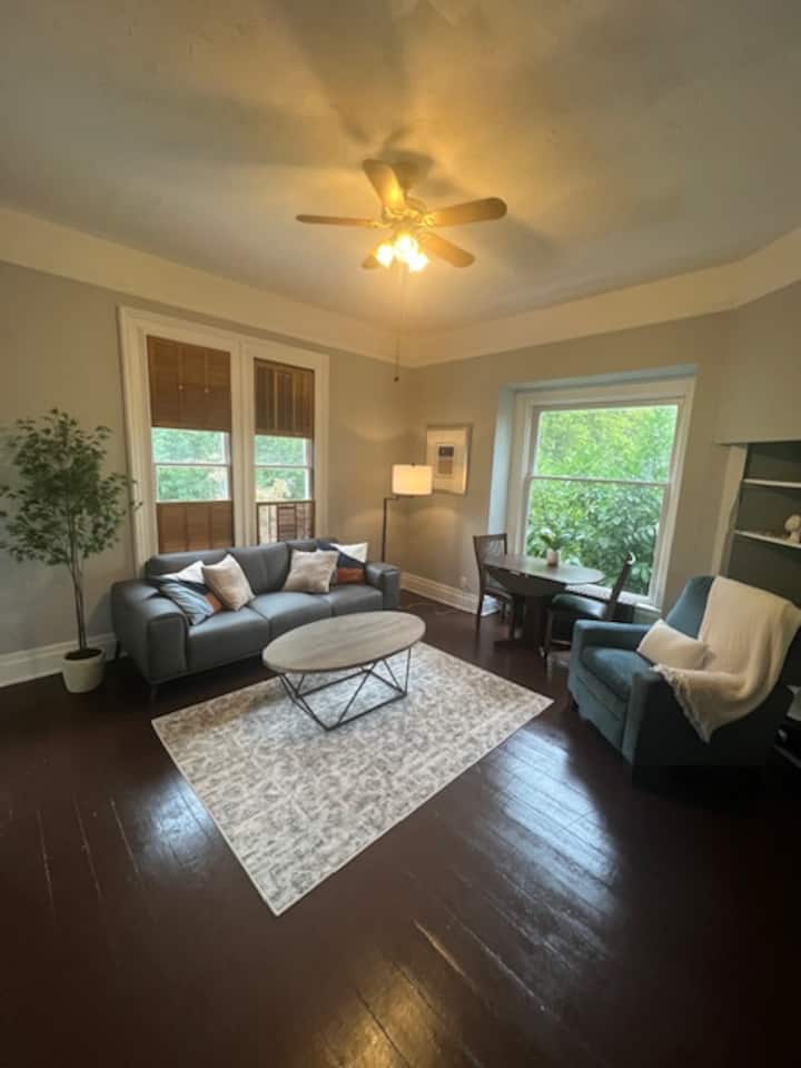 Downtown Corvallis Apartment In Historic Building - Corvallis, OR