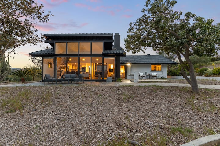 Stunning Views: Modern 3br Haven On Private Ranch - Valley View Casino & Hotel