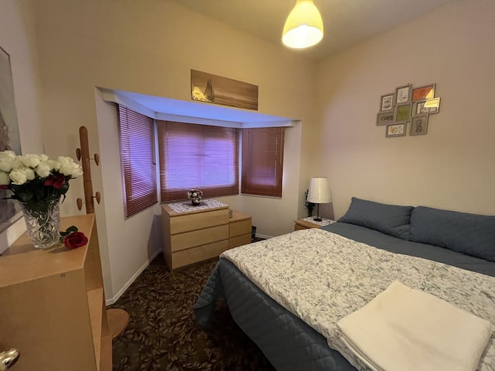 2 Bedrooms 2 Beds In Langley - Langley