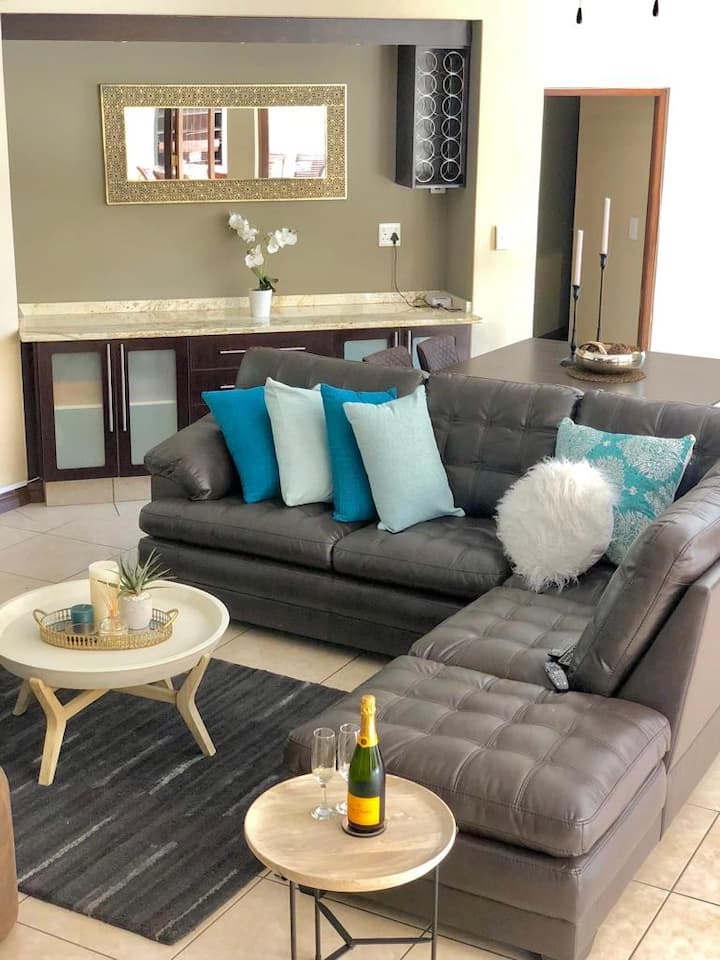 Villa On 8 Pecanwood - Hartbeespoort